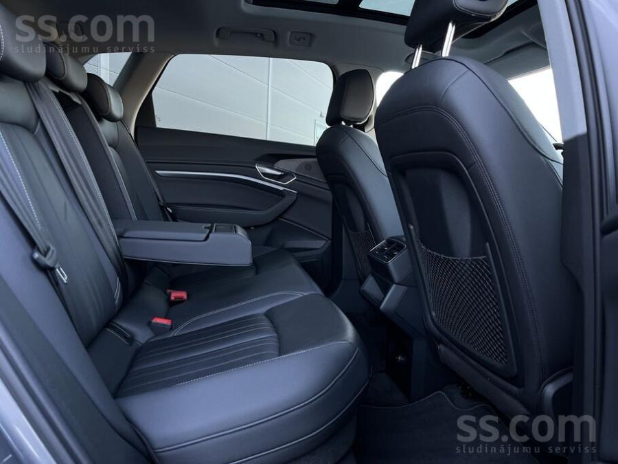 Grey Audi E-Tron 2020 in Riga, with an engine capacity of 0.00 L and mileage of 156 thousand km for 24900 €, photo 8 on AUTOMOTO.COM.LV