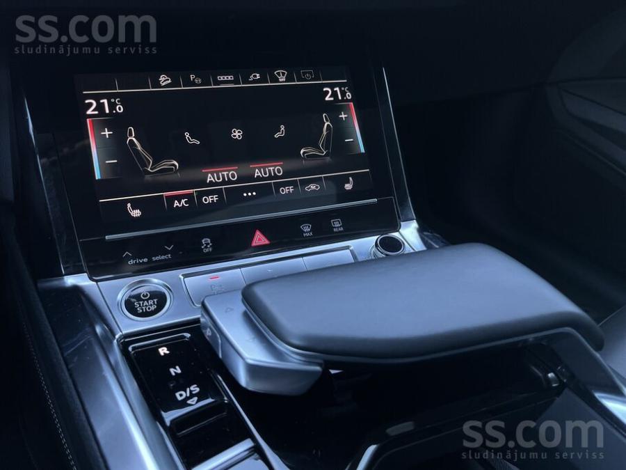 Grey Audi E-Tron 2020 in Riga, with an engine capacity of 0.00 L and mileage of 156 thousand km for 24900 €, photo 10 on AUTOMOTO.COM.LV