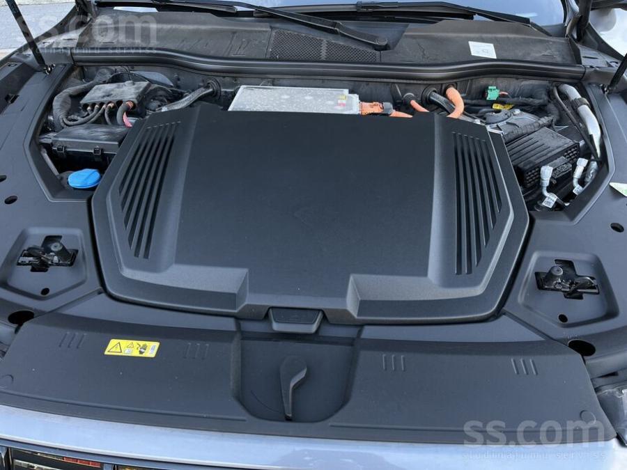 Pelēks Audi E-Tron 2020 Rīga, ar dzinēja tilpumu 0.00 L un nobraukumu 156 tūkst. km par 24900 €, foto 18 vietnē AUTOMOTO.COM.LV