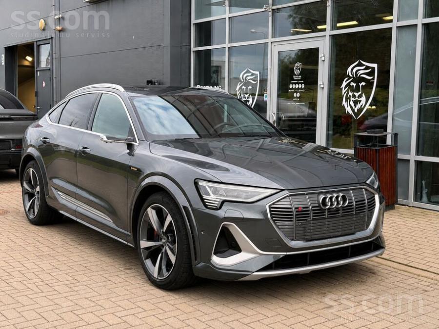 Pelēks Audi E-Tron 2020 Rīga, ar dzinēja tilpumu 0.00 L un nobraukumu 123 tūkst. km par 33900 €, foto 1 vietnē AUTOMOTO.COM.LV