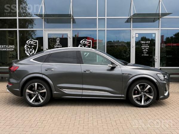 Pelēks Audi E-Tron 2020 Rīga, ar dzinēja tilpumu 0.00 L un nobraukumu 123 tūkst. km par 33900 €, foto 4 vietnē AUTOMOTO.COM.LV