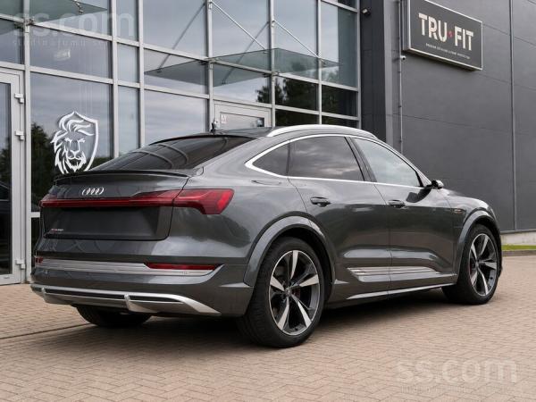 Pelēks Audi E-Tron 2020 Rīga, ar dzinēja tilpumu 0.00 L un nobraukumu 123 tūkst. km par 33900 €, foto 5 vietnē AUTOMOTO.COM.LV
