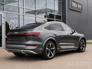 Pelēks Audi E-Tron 2020 Rīga, ar dzinēja tilpumu 0.00 L un nobraukumu 123 tūkst. km par 33900 €, foto 6 vietnē AUTOMOTO.COM.LV