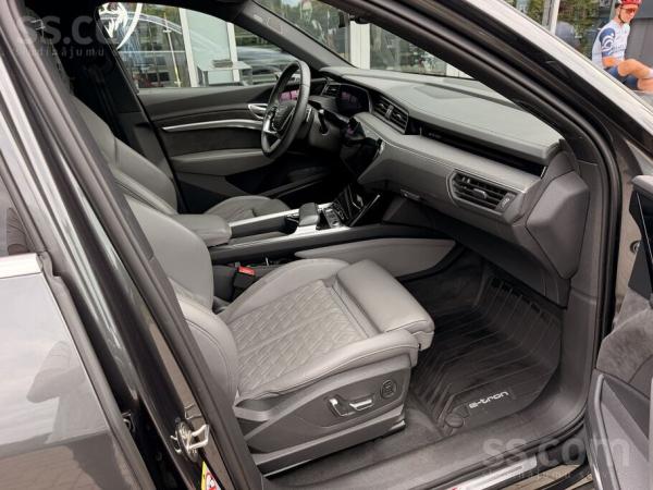 Pelēks Audi E-Tron 2020 Rīga, ar dzinēja tilpumu 0.00 L un nobraukumu 123 tūkst. km par 33900 €, foto 9 vietnē AUTOMOTO.COM.LV