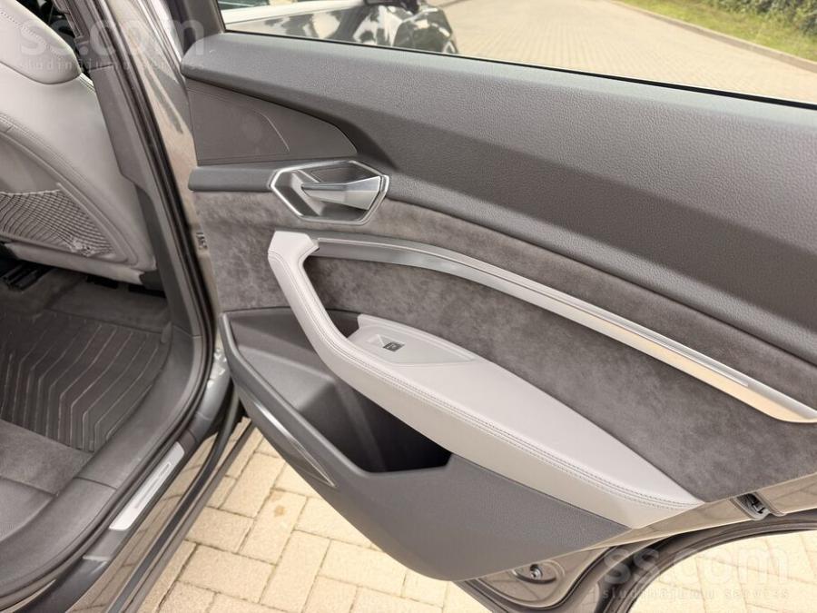 Pelēks Audi E-Tron 2020 Rīga, ar dzinēja tilpumu 0.00 L un nobraukumu 123 tūkst. km par 33900 €, foto 12 vietnē AUTOMOTO.COM.LV