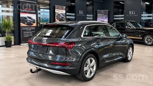 Pelēks Audi E-Tron 2020 Rīga, ar dzinēja tilpumu 0.00 L un nobraukumu 85 tūkst. km par 29990 €, foto 3 vietnē AUTOMOTO.COM.LV