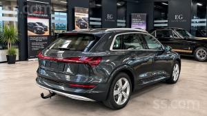 Pelēks Audi E-Tron 2020 Rīga, ar dzinēja tilpumu 0.00 L un nobraukumu 85 tūkst. km par 29990 €, foto 3 vietnē AUTOMOTO.COM.LV