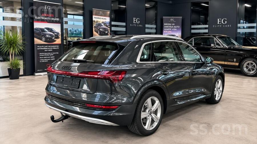 Pelēks Audi E-Tron 2020 Rīga, ar dzinēja tilpumu 0.00 L un nobraukumu 85 tūkst. km par 29990 €, foto 3 vietnē AUTOMOTO.COM.LV