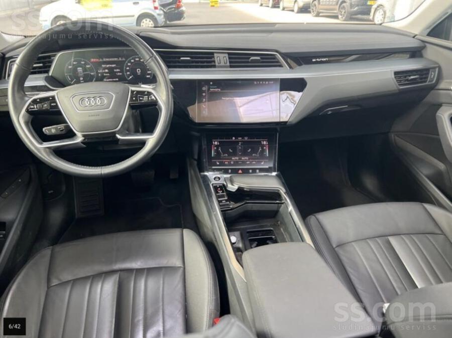 Pelēks Audi E-Tron 2020 Rīga, ar dzinēja tilpumu 0.00 L un nobraukumu 85 tūkst. km par 29990 €, foto 5 vietnē AUTOMOTO.COM.LV