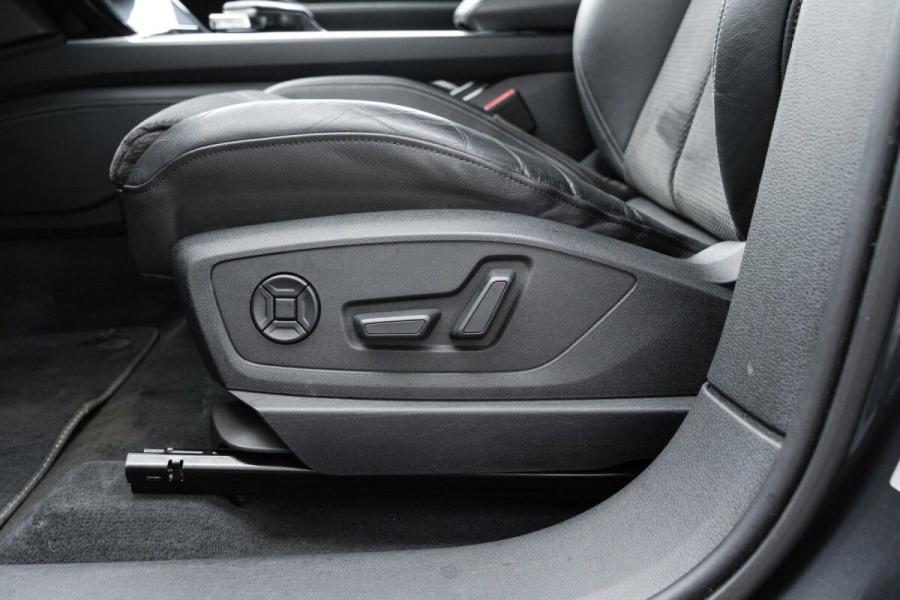 Grey Audi E-Tron 2020 in Marupe, with an engine capacity of 0.00 L and mileage of 76 thousand km for 34650 €, photo 13 on AUTOMOTO.COM.LV