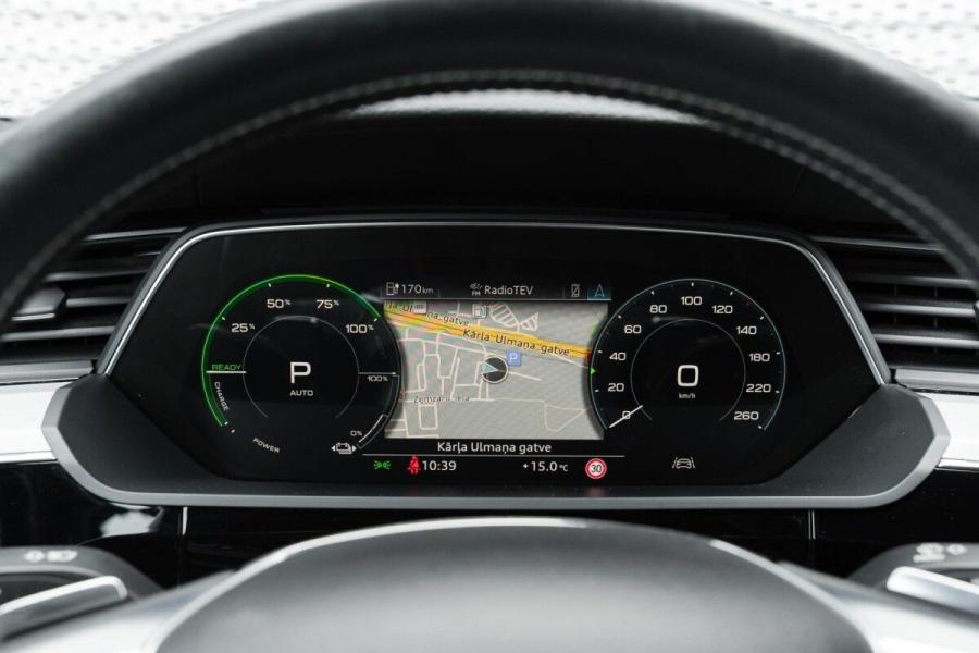 Grey Audi E-Tron 2020 in Marupe, with an engine capacity of 0.00 L and mileage of 76 thousand km for 34650 €, photo 18 on AUTOMOTO.COM.LV