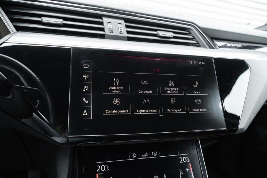 Grey Audi E-Tron 2020 in Marupe, with an engine capacity of 0.00 L and mileage of 76 thousand km for 34650 €, photo 23 on AUTOMOTO.COM.LV