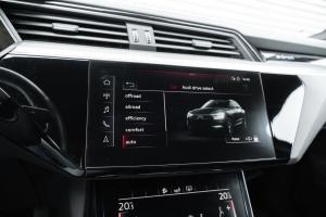 Grey Audi E-Tron 2020 in Marupe, with an engine capacity of 0.00 L and mileage of 76 thousand km for 34650 €, photo 25 on AUTOMOTO.COM.LV