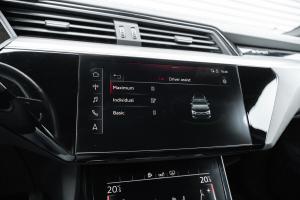 Grey Audi E-Tron 2020 in Marupe, with an engine capacity of 0.00 L and mileage of 76 thousand km for 34650 €, photo 26 on AUTOMOTO.COM.LV