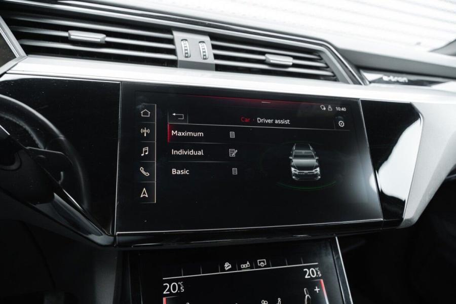 Grey Audi E-Tron 2020 in Marupe, with an engine capacity of 0.00 L and mileage of 76 thousand km for 34650 €, photo 26 on AUTOMOTO.COM.LV