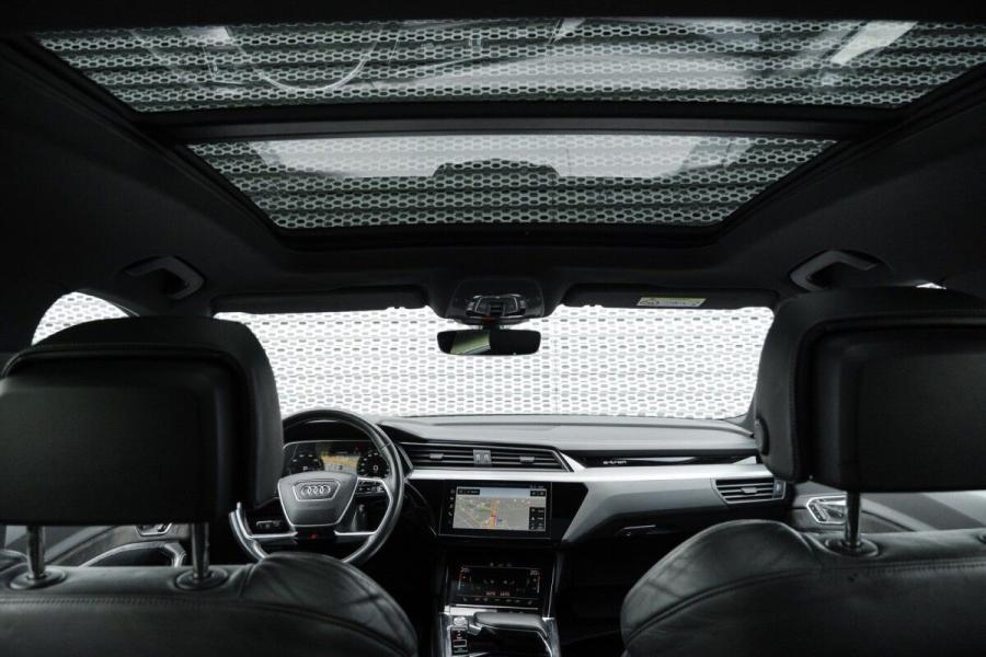 Grey Audi E-Tron 2020 in Marupe, with an engine capacity of 0.00 L and mileage of 76 thousand km for 34650 €, photo 35 on AUTOMOTO.COM.LV