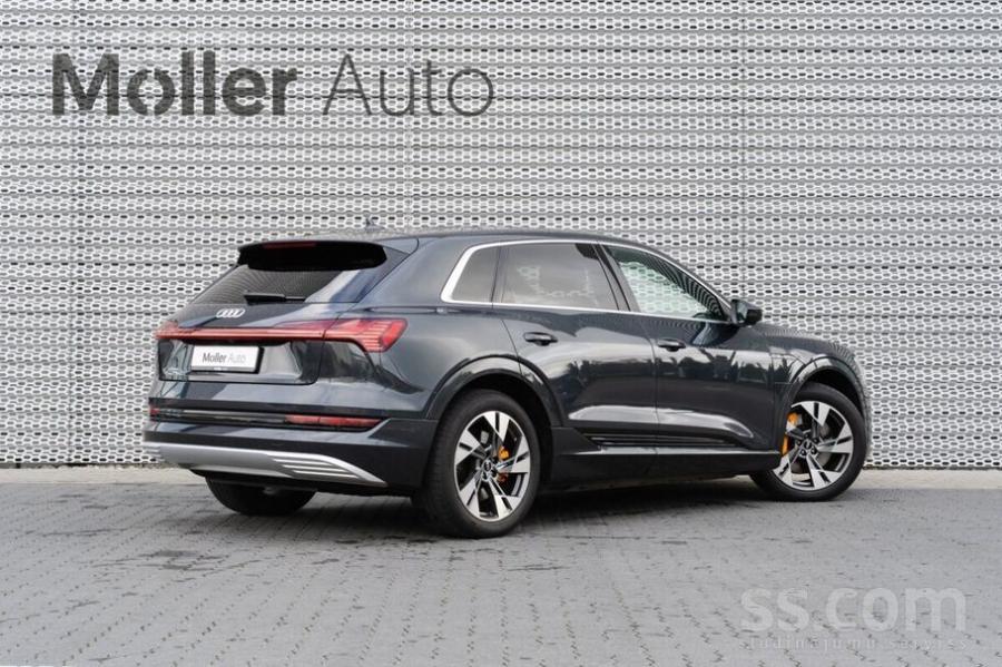 Grey Audi E-Tron 2020 in Riga, with an engine capacity of 0.00 L and mileage of 76 thousand km for 34650 €, photo 5 on AUTOMOTO.COM.LV