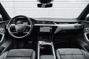 Grey Audi E-Tron 2020 in Riga, with an engine capacity of 0.00 L and mileage of 76 thousand km for 34650 €, photo 7 on AUTOMOTO.COM.LV