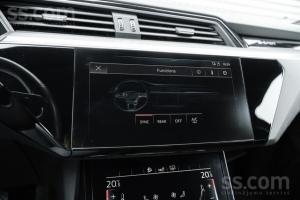 Grey Audi E-Tron 2020 in Riga, with an engine capacity of 0.00 L and mileage of 76 thousand km for 34650 €, photo 19 on AUTOMOTO.COM.LV