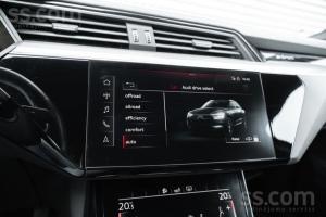Grey Audi E-Tron 2020 in Riga, with an engine capacity of 0.00 L and mileage of 76 thousand km for 34650 €, photo 25 on AUTOMOTO.COM.LV