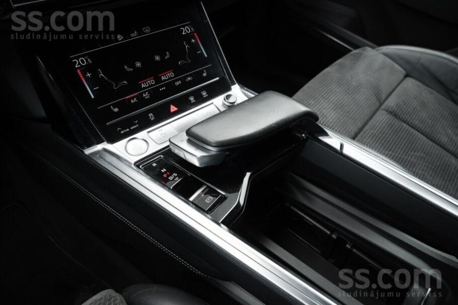 Grey Audi E-Tron 2020 in Riga, with an engine capacity of 0.00 L and mileage of 76 thousand km for 34650 €, photo 32 on AUTOMOTO.COM.LV