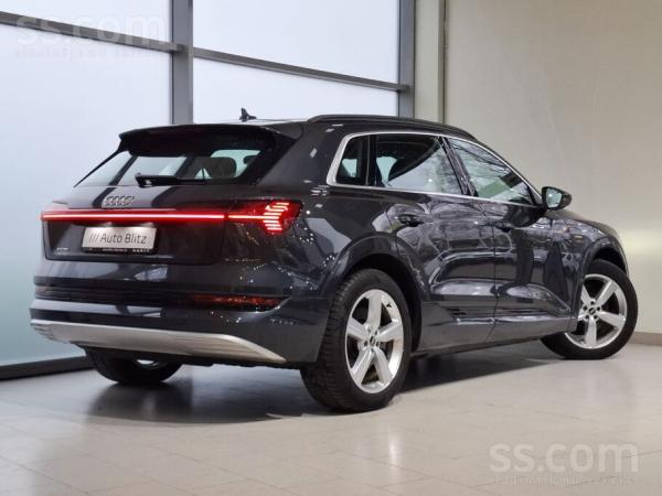 Grey Audi E-Tron 2021 in Riga, with an engine capacity of 0.00 L and mileage of 15 thousand km for 28900 €, photo 2 on AUTOMOTO.COM.LV