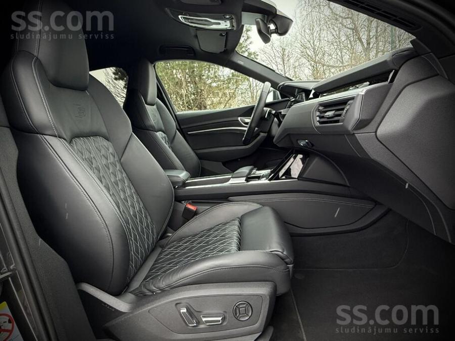 Grey Audi E-Tron 2021 in Tukums, with an engine capacity of 0.00 L and mileage of 160 thousand km for 26500 €, photo 7 on AUTOMOTO.COM.LV