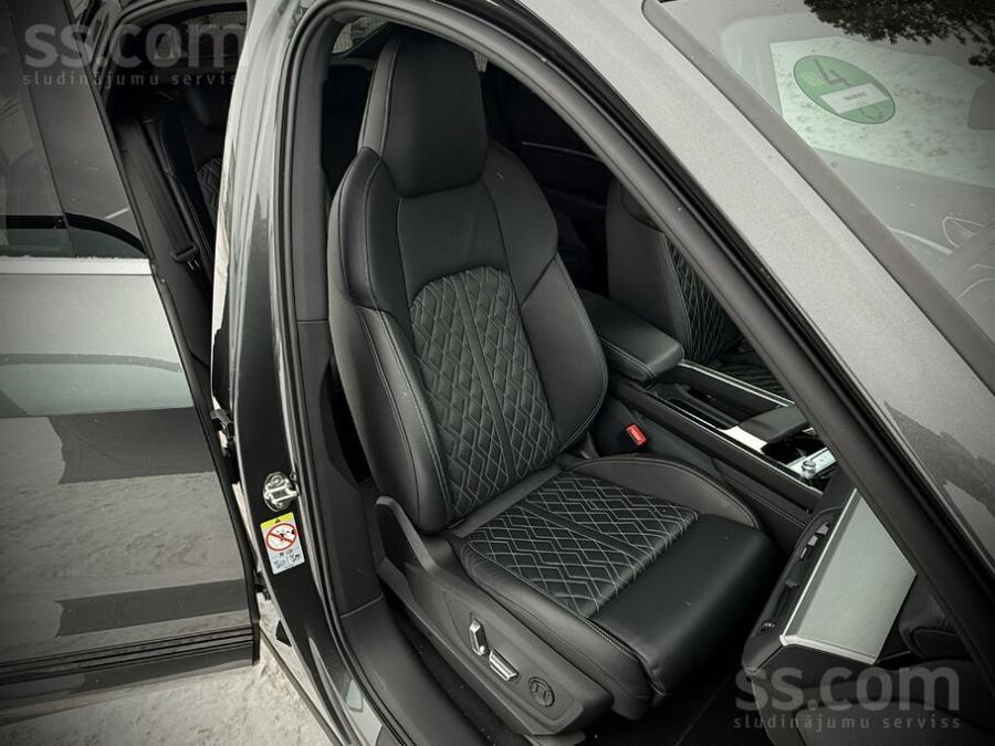 Grey Audi E-Tron 2021 in Tukums, with an engine capacity of 0.00 L and mileage of 160 thousand km for 26500 €, photo 8 on AUTOMOTO.COM.LV