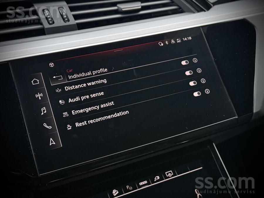 Grey Audi E-Tron 2021 in Tukums, with an engine capacity of 0.00 L and mileage of 160 thousand km for 26500 €, photo 23 on AUTOMOTO.COM.LV