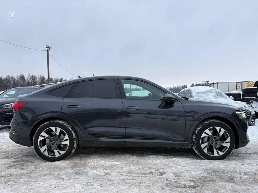 Grey Audi E-Tron 2021 in Vilnius, with an engine capacity of 0.00 L and mileage of 128 thousand km for 31400 €, photo 5 on AUTOMOTO.COM.LV