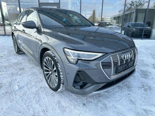 Grey Audi E-Tron 2021 in Kaunas, with an engine capacity of 0.00 L and mileage of 115 thousand km for 29900 €, photo 3 on AUTOMOTO.COM.LV