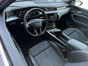 Серый Ауди E-Tron 2021 в Каунас, объемом двигателя 0.00 л и пробегом 115 тыс. км за 29900 €, фото 8 на AUTOMOTO.COM.LV