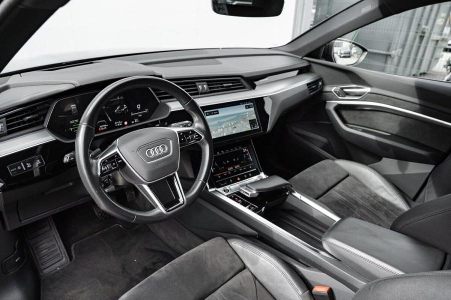 Grey Audi E-Tron 2021 in Riga, with an engine capacity of 0.00 L and mileage of 73 thousand km for 33900 €, photo 33 on AUTOMOTO.COM.LV