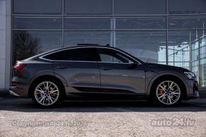 Grey Audi E-Tron 2021 in Tallinn, with an engine capacity of 0.00 L and mileage of 170 thousand km for 24500 €, photo 6 on AUTOMOTO.COM.LV