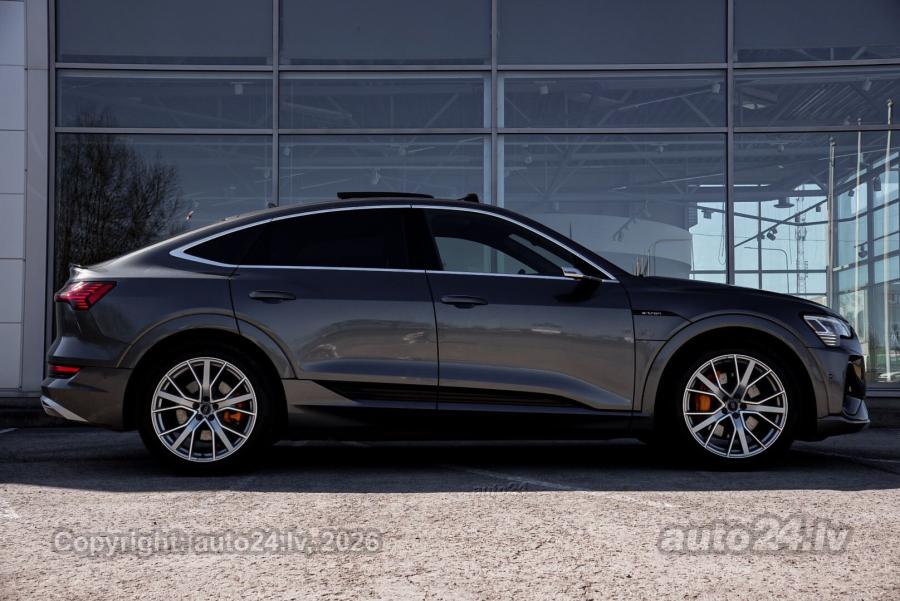 Grey Audi E-Tron 2021 in Tallinn, with an engine capacity of 0.00 L and mileage of 170 thousand km for 24500 €, photo 6 on AUTOMOTO.COM.LV