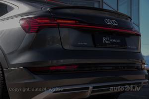 Grey Audi E-Tron 2021 in Tallinn, with an engine capacity of 0.00 L and mileage of 170 thousand km for 24500 €, photo 7 on AUTOMOTO.COM.LV
