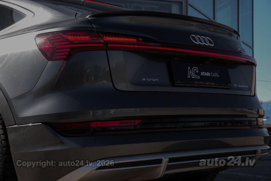 Grey Audi E-Tron 2021 in Tallinn, with an engine capacity of 0.00 L and mileage of 170 thousand km for 24500 €, photo 7 on AUTOMOTO.COM.LV