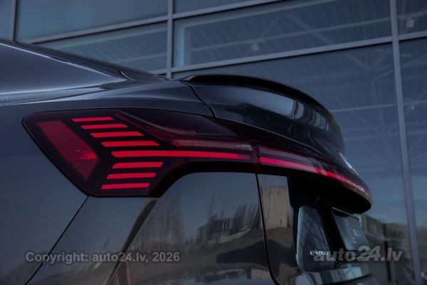 Grey Audi E-Tron 2021 in Tallinn, with an engine capacity of 0.00 L and mileage of 170 thousand km for 24500 €, photo 7 on AUTOMOTO.COM.LV
