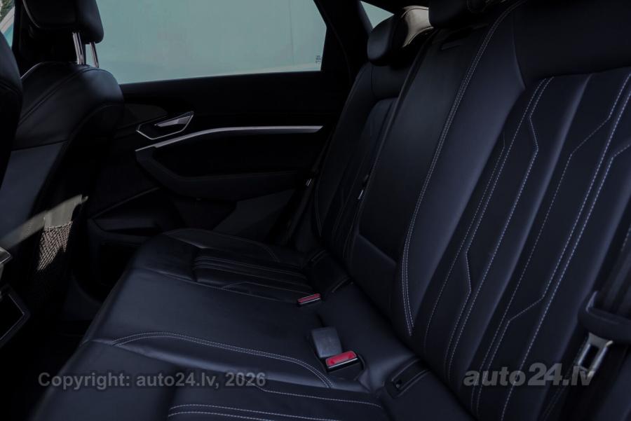 Grey Audi E-Tron 2021 in Tallinn, with an engine capacity of 0.00 L and mileage of 170 thousand km for 24500 €, photo 25 on AUTOMOTO.COM.LV