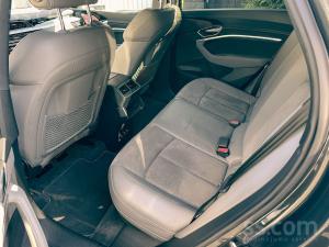 Grey Audi E-Tron 2021 in Jelgava, with an engine capacity of 0.00 L and mileage of 166 thousand km for 23500 €, photo 5 on AUTOMOTO.COM.LV