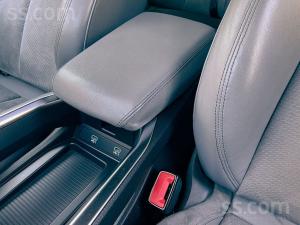 Grey Audi E-Tron 2021 in Jelgava, with an engine capacity of 0.00 L and mileage of 166 thousand km for 23500 €, photo 34 on AUTOMOTO.COM.LV