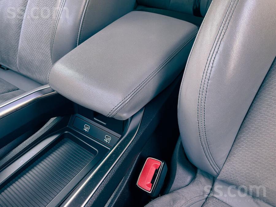 Grey Audi E-Tron 2021 in Jelgava, with an engine capacity of 0.00 L and mileage of 166 thousand km for 23500 €, photo 34 on AUTOMOTO.COM.LV