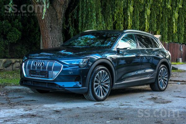 Pelēks Audi E-Tron 2021 Jelgava, ar dzinēja tilpumu 0.00 L un nobraukumu 166 tūkst. km par 23990 €, foto 1 vietnē AUTOMOTO.COM.LV