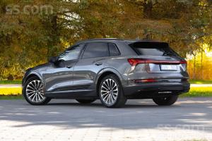Pelēks Audi E-Tron 2021 Jelgava, ar dzinēja tilpumu 0.00 L un nobraukumu 167 tūkst. km par 26500 €, foto 6 vietnē AUTOMOTO.COM.LV