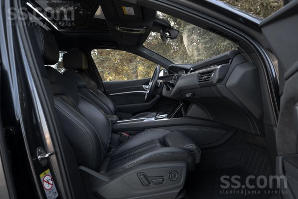 Pelēks Audi E-Tron 2021 Jelgava, ar dzinēja tilpumu 0.00 L un nobraukumu 167 tūkst. km par 26500 €, foto 6 vietnē AUTOMOTO.COM.LV