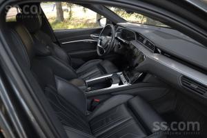 Pelēks Audi E-Tron 2021 Jelgava, ar dzinēja tilpumu 0.00 L un nobraukumu 167 tūkst. km par 26500 €, foto 8 vietnē AUTOMOTO.COM.LV