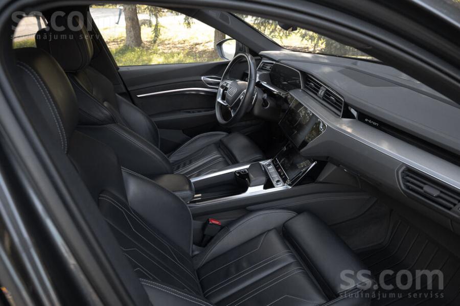 Pelēks Audi E-Tron 2021 Jelgava, ar dzinēja tilpumu 0.00 L un nobraukumu 167 tūkst. km par 26500 €, foto 8 vietnē AUTOMOTO.COM.LV