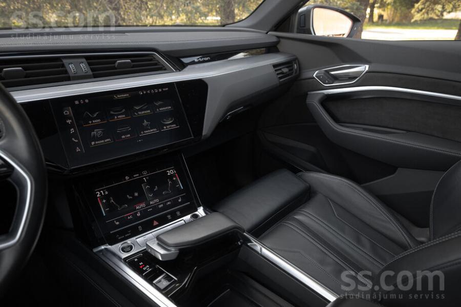 Pelēks Audi E-Tron 2021 Jelgava, ar dzinēja tilpumu 0.00 L un nobraukumu 167 tūkst. km par 26500 €, foto 17 vietnē AUTOMOTO.COM.LV