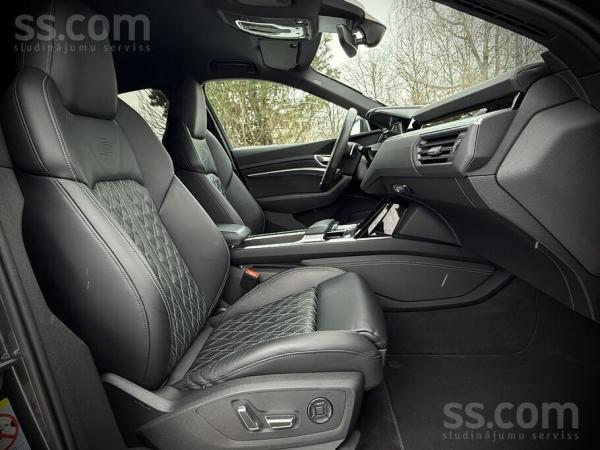Grey Audi E-Tron 2021 in Tukums, with an engine capacity of 0.00 L and mileage of 160 thousand km for 25990 €, photo 7 on AUTOMOTO.COM.LV