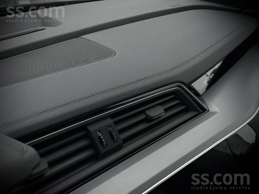 Pelēks Audi E-Tron 2021 Tukums, ar dzinēja tilpumu 0.00 L un nobraukumu 160 tūkst. km par 25990 €, foto 19 vietnē AUTOMOTO.COM.LV